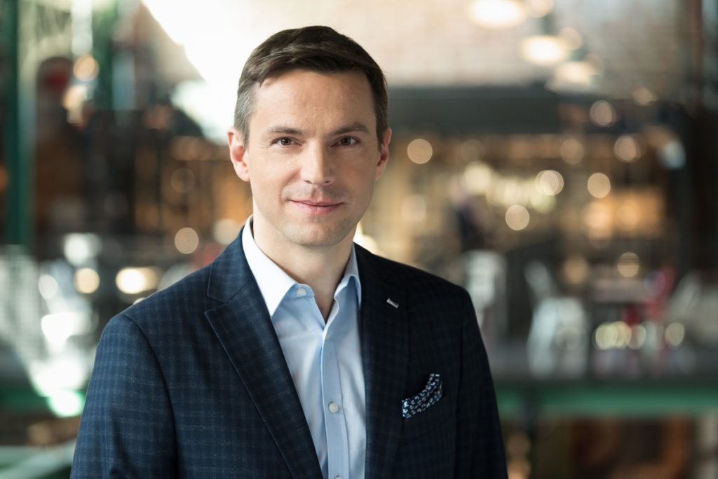 Adrian Kurowski: 5 trendów w płatnościach, które warto śledzić w 2023 ...